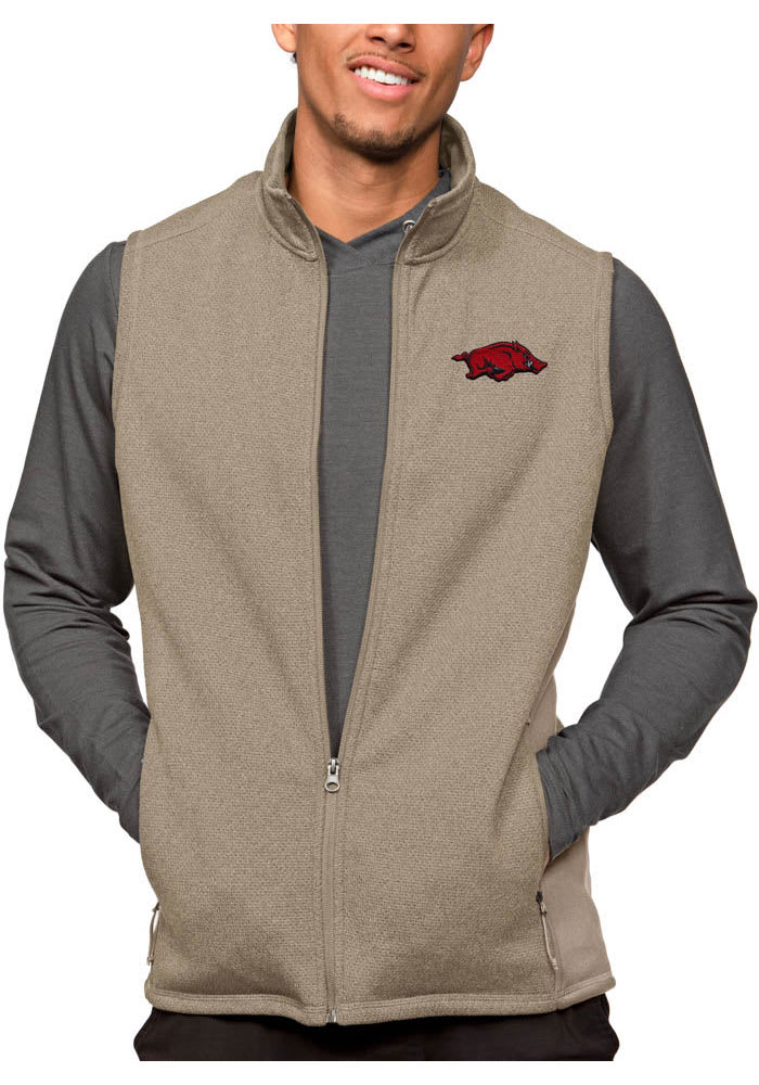 Antigua Arkansas Razorbacks Mens OATMEAL Course Vest - 133009472