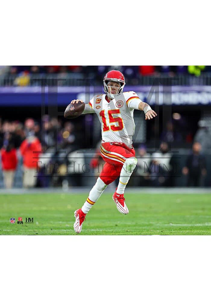 Patrick Mahomes Kansas City Chiefs Mahomes Air Pass 8x10 Unframed ...