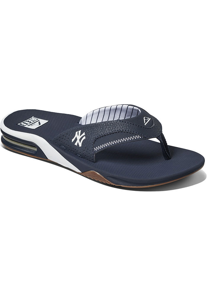 New York Yankees NAVY Fanning Mens Flip Flops - 4770006
