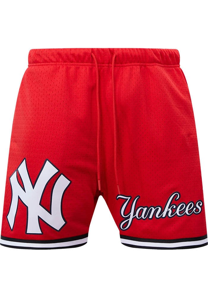 New York Yankees Mens Pro Standard Red Logo Classic Shorts - 50258049