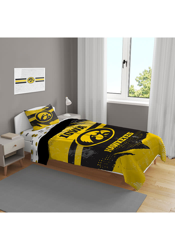 Iowa Hawkeyes YELLOW Slanted Stripe 4 Piece Bed in a Bag - 6941333